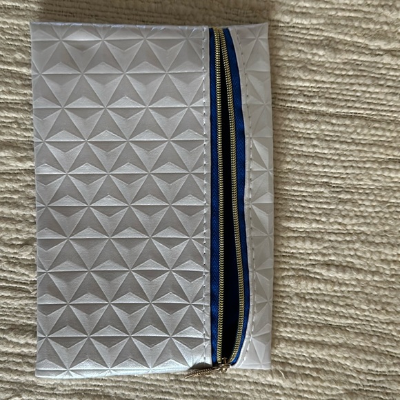 ipsy | Bags | Ipsy | Poshmark